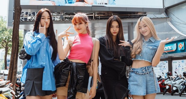 “ALALA” บุกแหล่งวัยรุ่นทั่วกรุงเทพฯ!! แจกความสดใส ไปไหนก็เจอ | WOOPMAG.COM